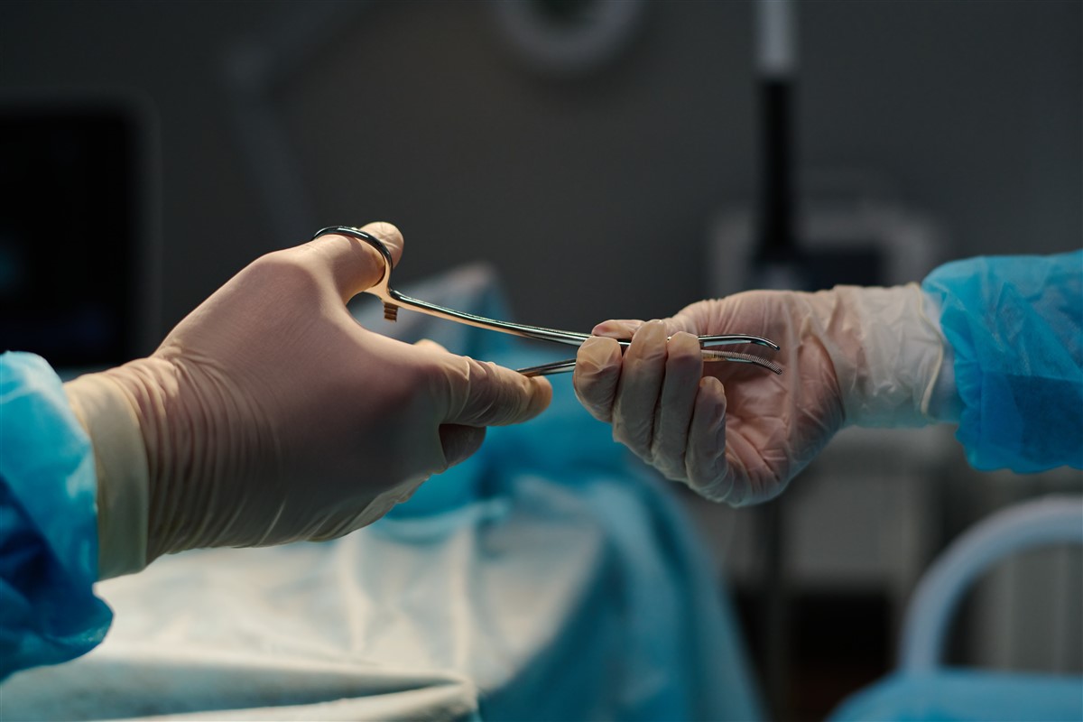 Risques et complications liés à l'usage des forceps médicaux